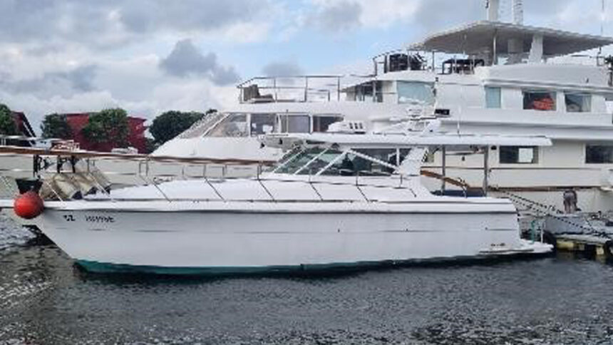 Tiara Express Cruiser 4000 - EK One